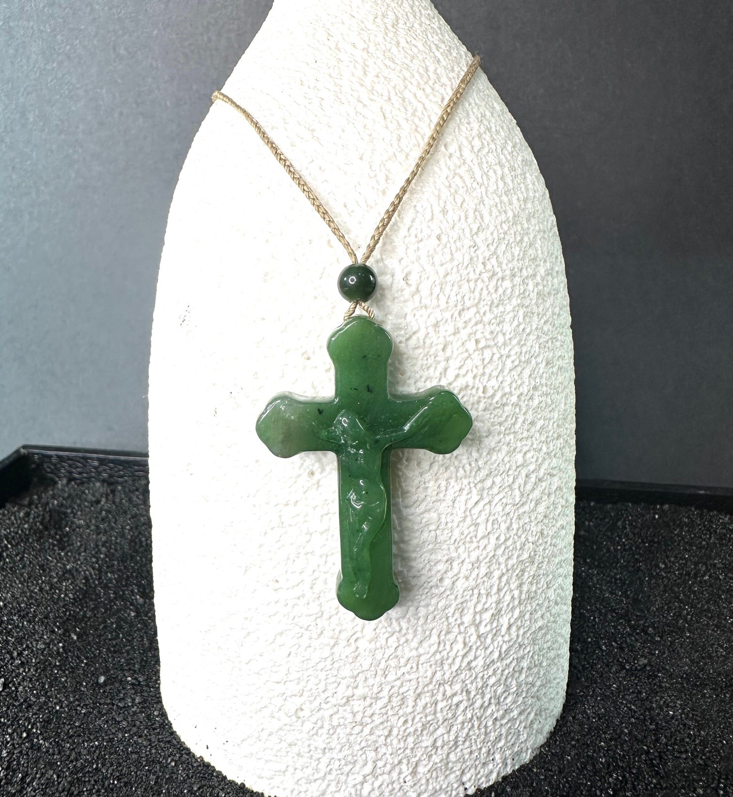 Canadian Nephrite Jade Crucifix Pendant, 4814 – Jade Mine Canada
